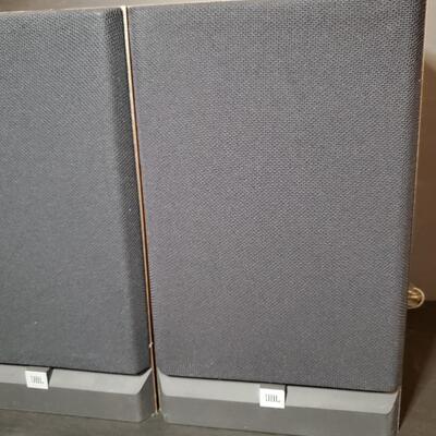 LOT 135: JBL P20 Speakers | EstateSales.org