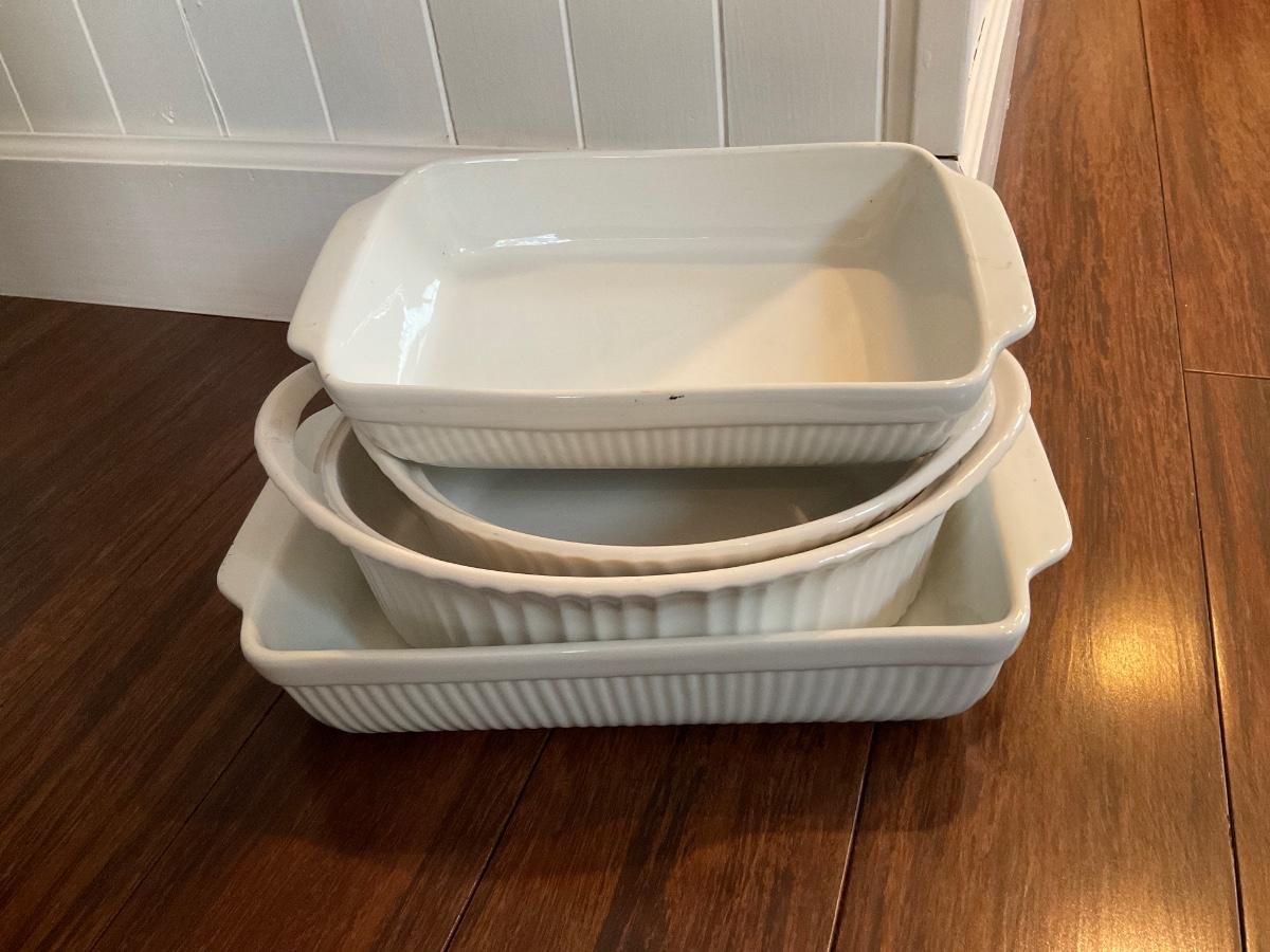 4 baking ceramic bakeware | EstateSales.org