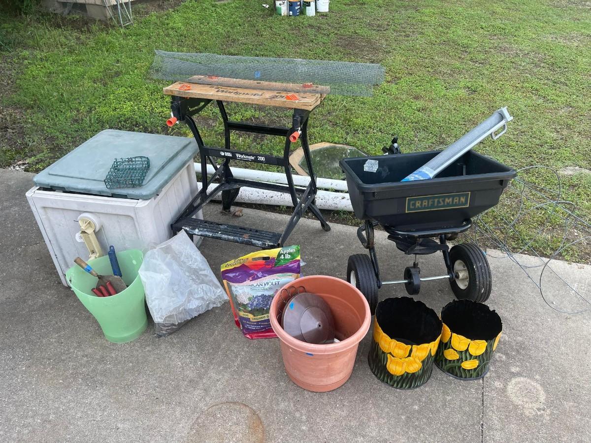 Lot 38: Patio misc items | EstateSales.org