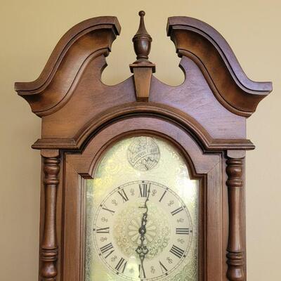 Lot 126: Vintage Piper Grandfather Clock | EstateSales.org