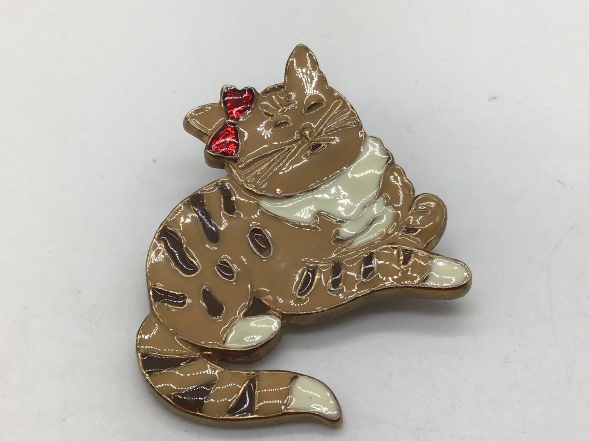 Vintage Enamel Cat Brooch | EstateSales.org