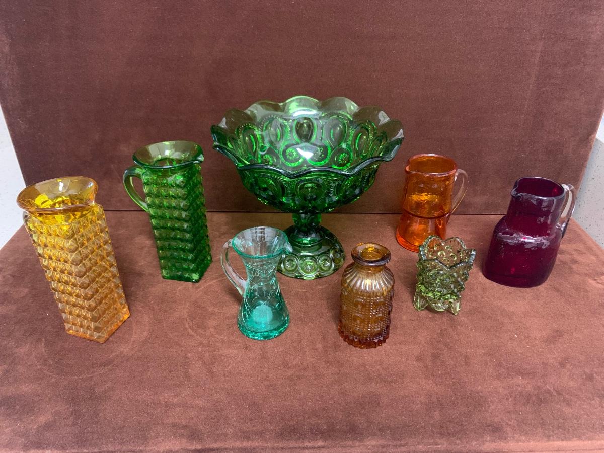 Lot 126. Vintage Colored Glass Assortment | EstateSales.org