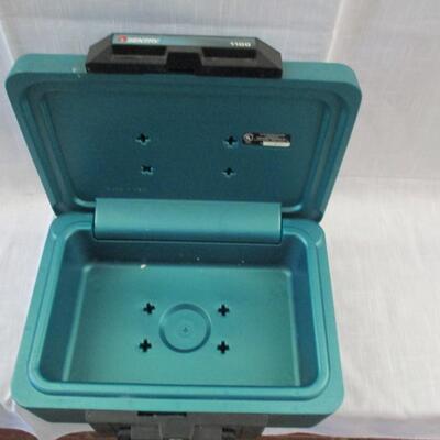 Sentry Lock Box With Key | EstateSales.org