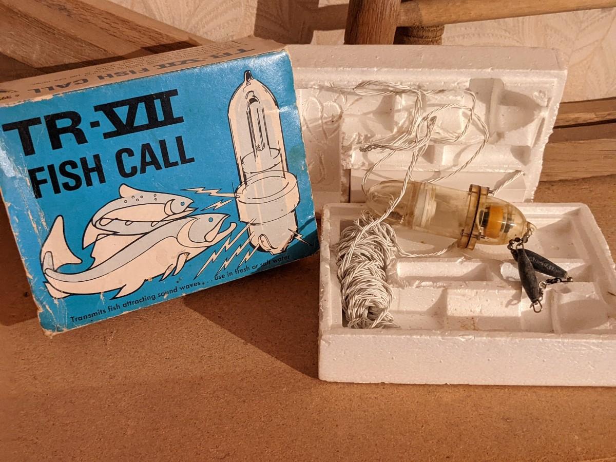 Vintage Fish Call TR-VII | EstateSales.org