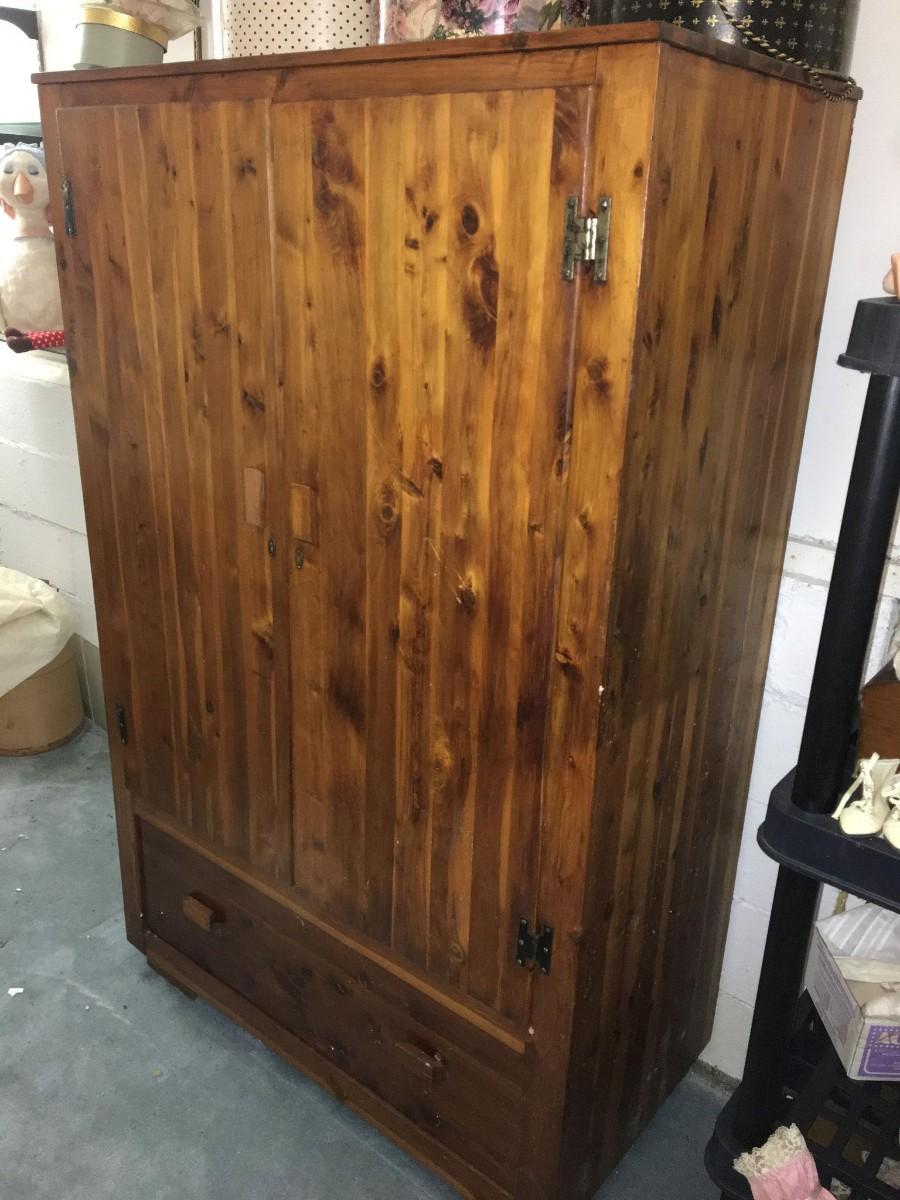 Vintage Rustic Cabin Cedar Wardrobe | EstateSales.org
