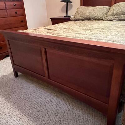 Mission Style Queen Bed Frame with Mattress | EstateSales.org