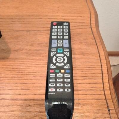 LOT 50 SAMSUNG SERIES 5 540 LCD 22" TELEVISION | EstateSales.org