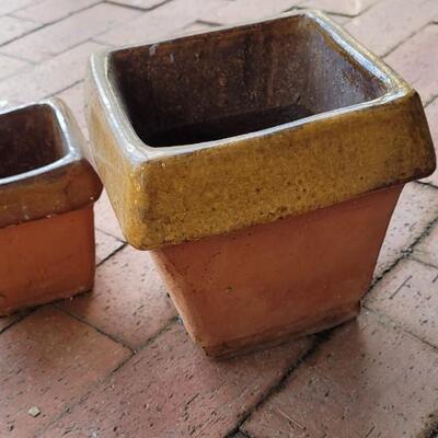 Lot 105: Pair of Matching graduated Ceramic Flower Pots | EstateSales.org