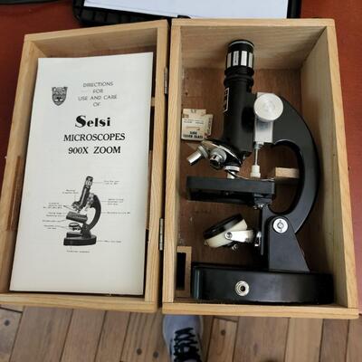 Selsi Microscope 900x Zoom in box | EstateSales.org