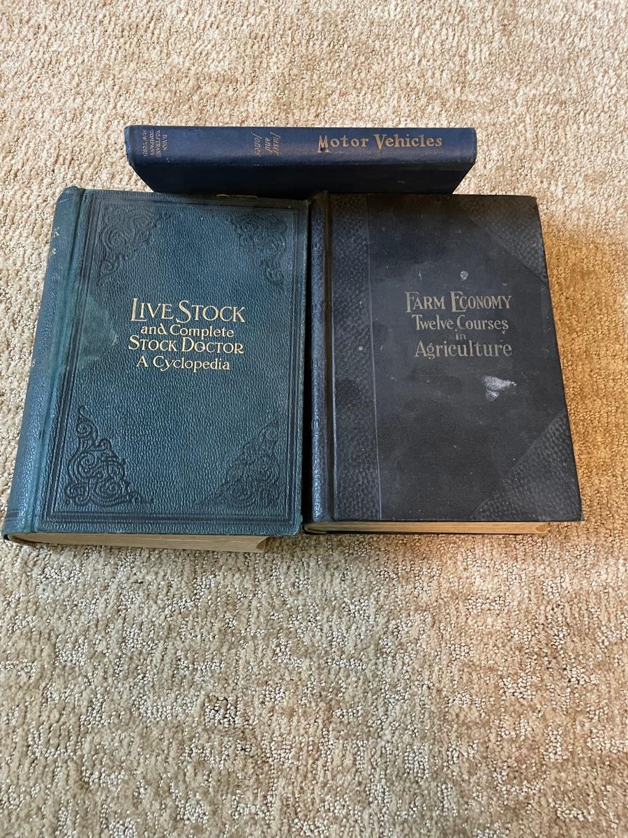 Antique books | EstateSales.org