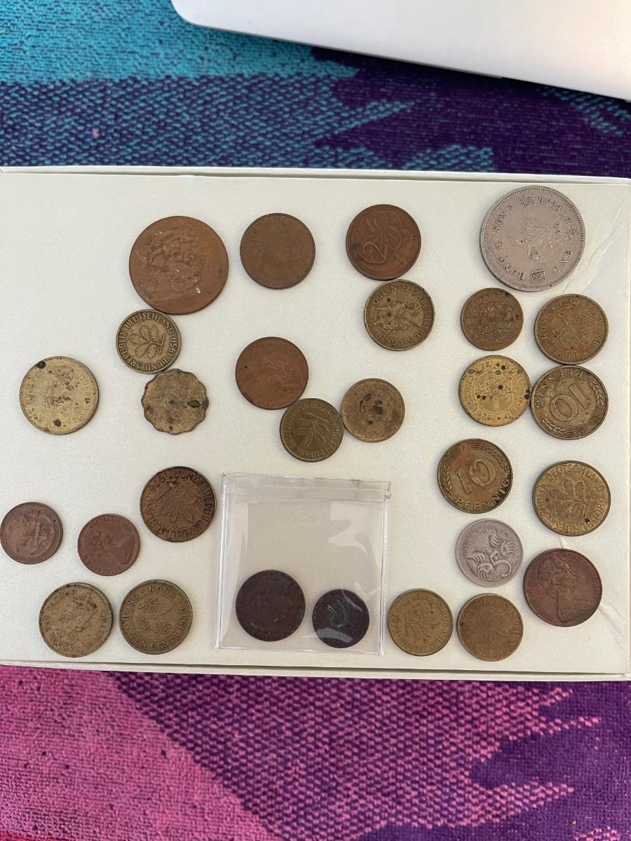 Coin lot #4 | EstateSales.org