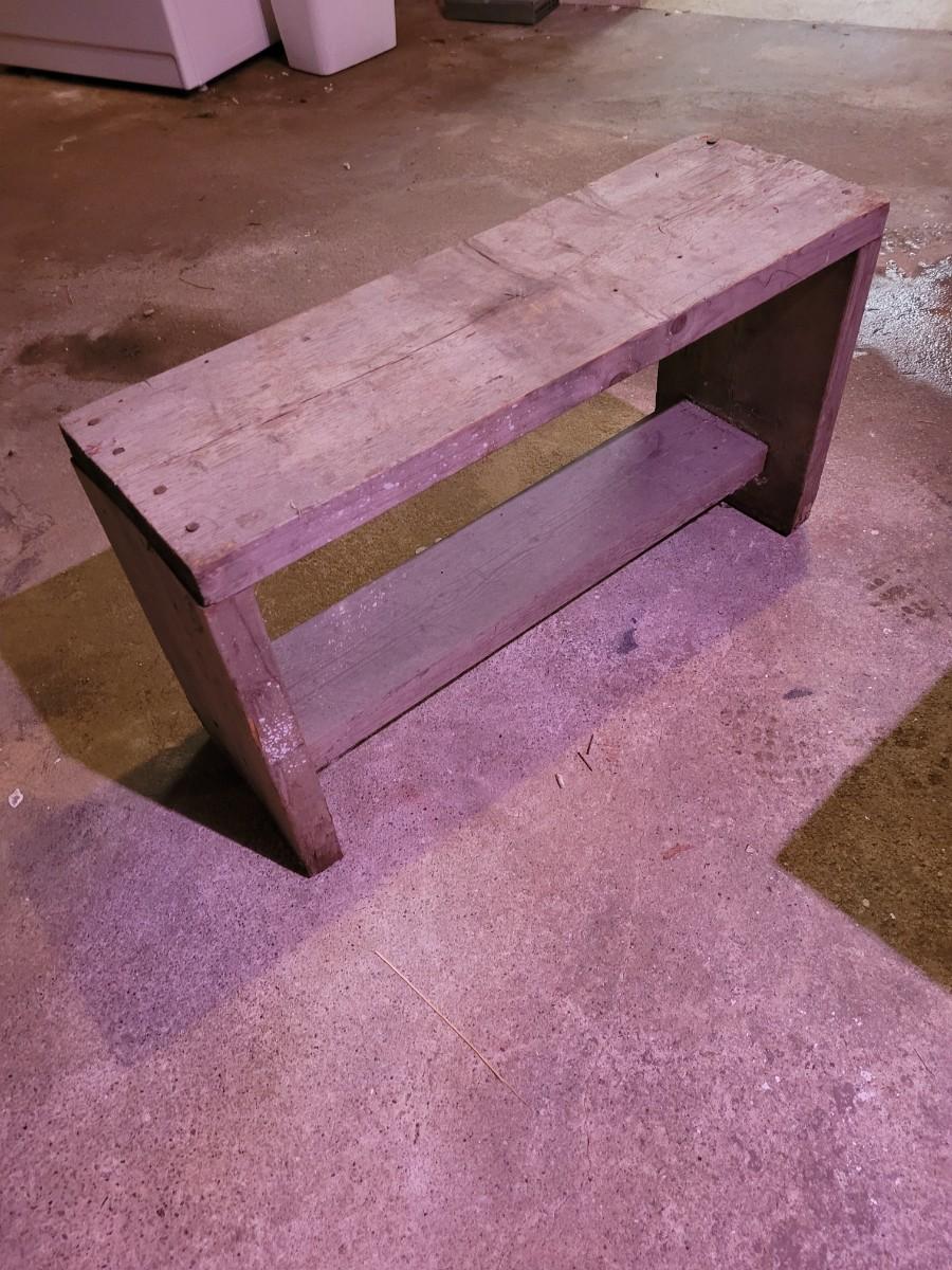 Primative Bench | EstateSales.org