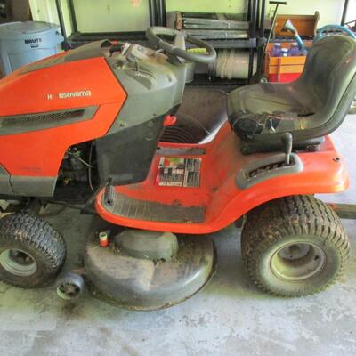 Husqvarna Lawn Mower YTH21K46 | EstateSales.org