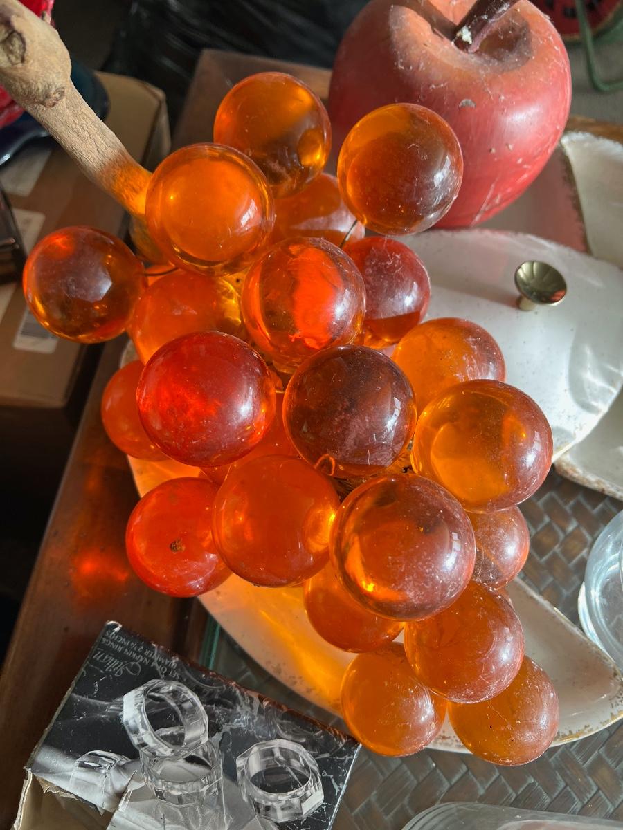 Resin Mid-Century orange Grapes | EstateSales.org