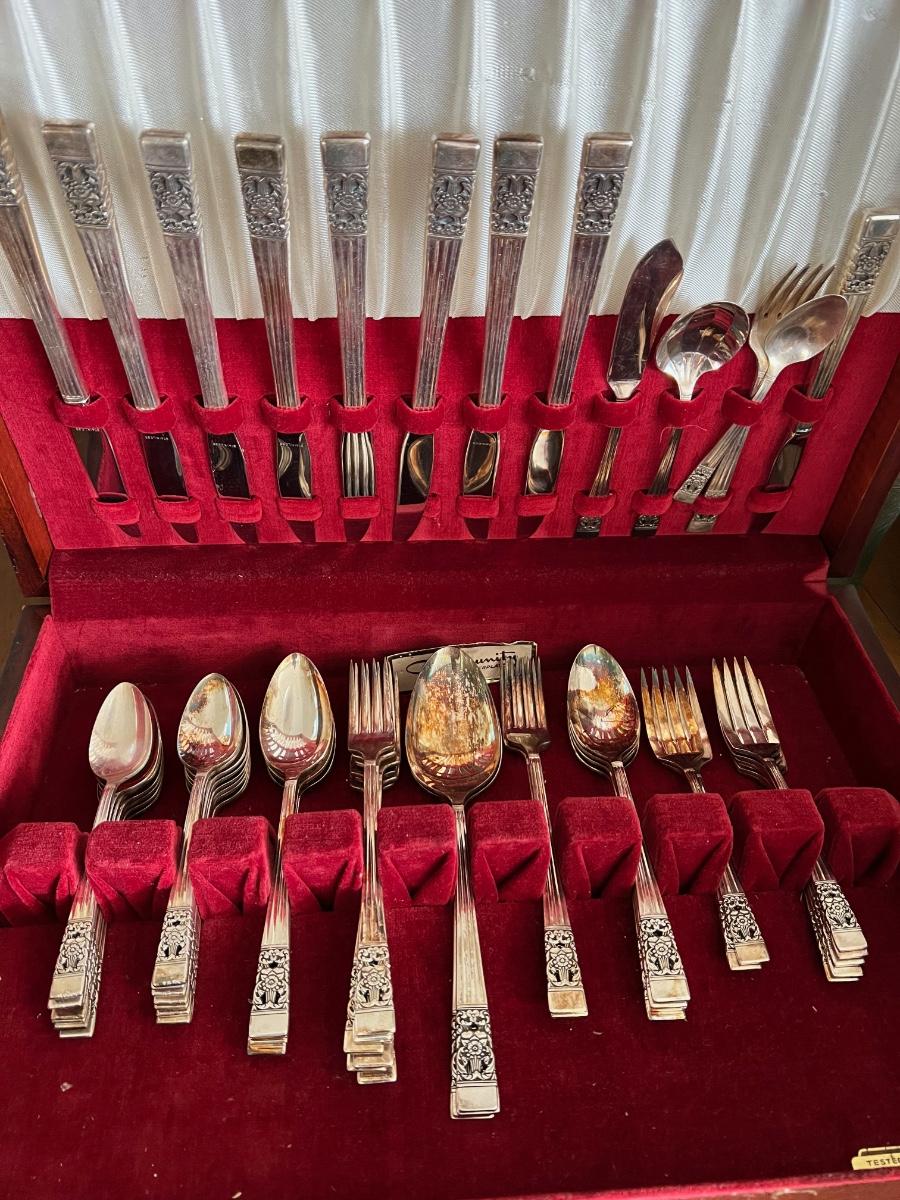 Set of Community Silver-plated flatware. Coronation pattern ...