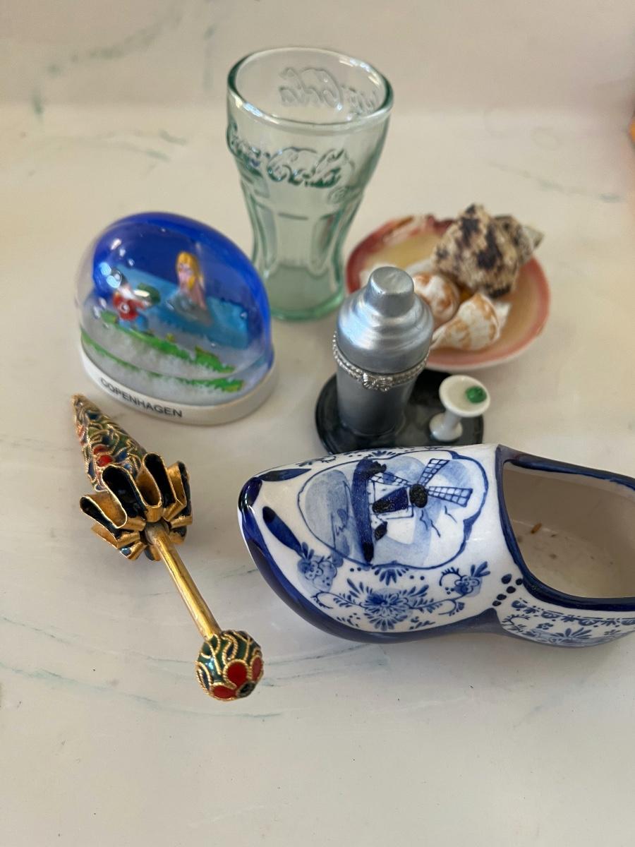 Lot of collectible smalls 6 pieces | EstateSales.org