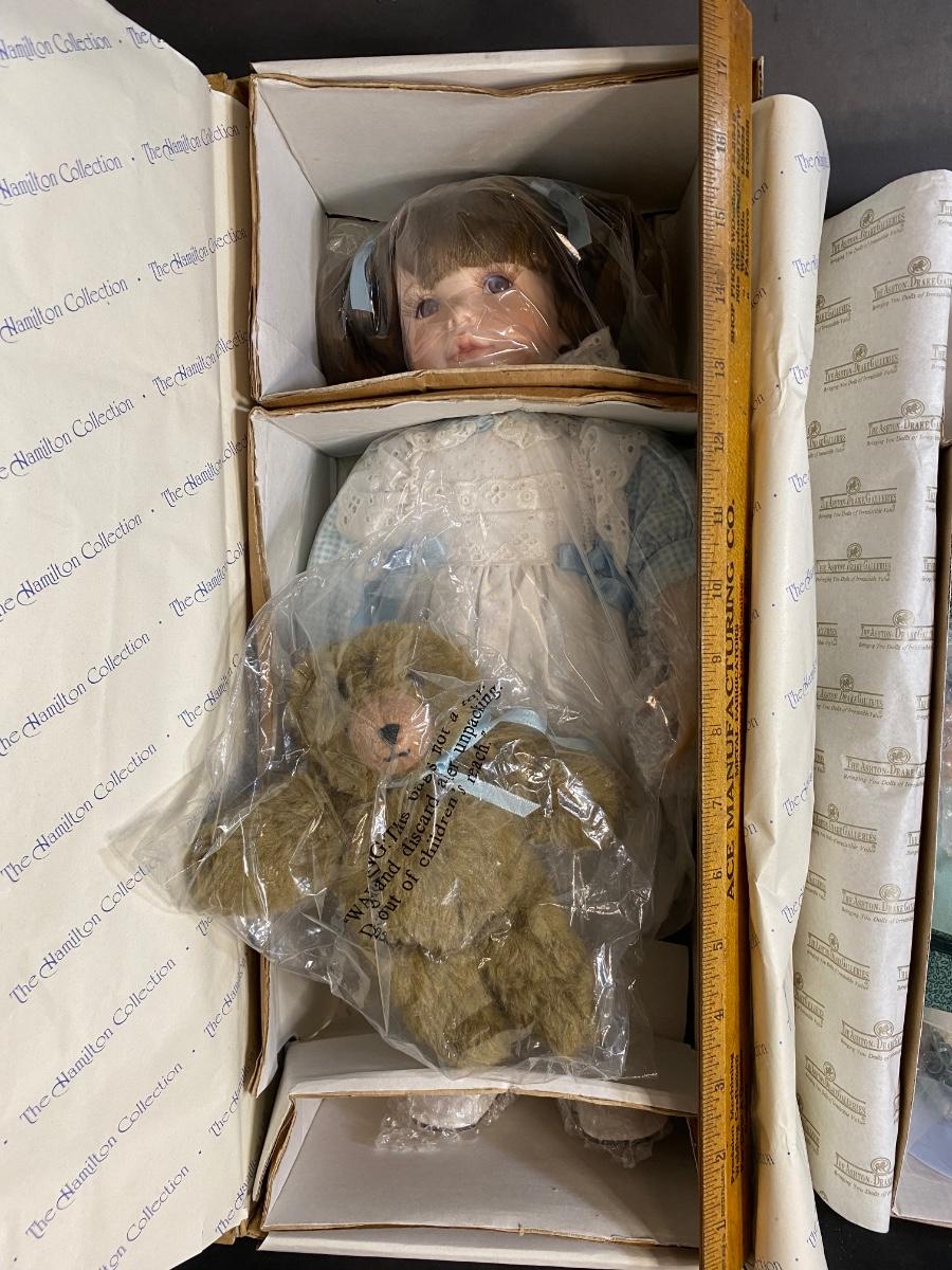 LOT 180: Ashton-Drake Galleries & The Hamilton Collection | EstateSales.org