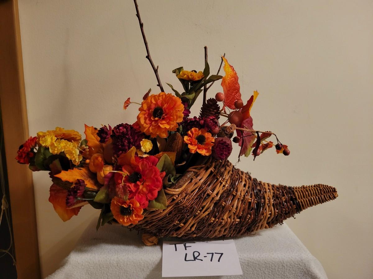 Holiday Cornucopia | EstateSales.org