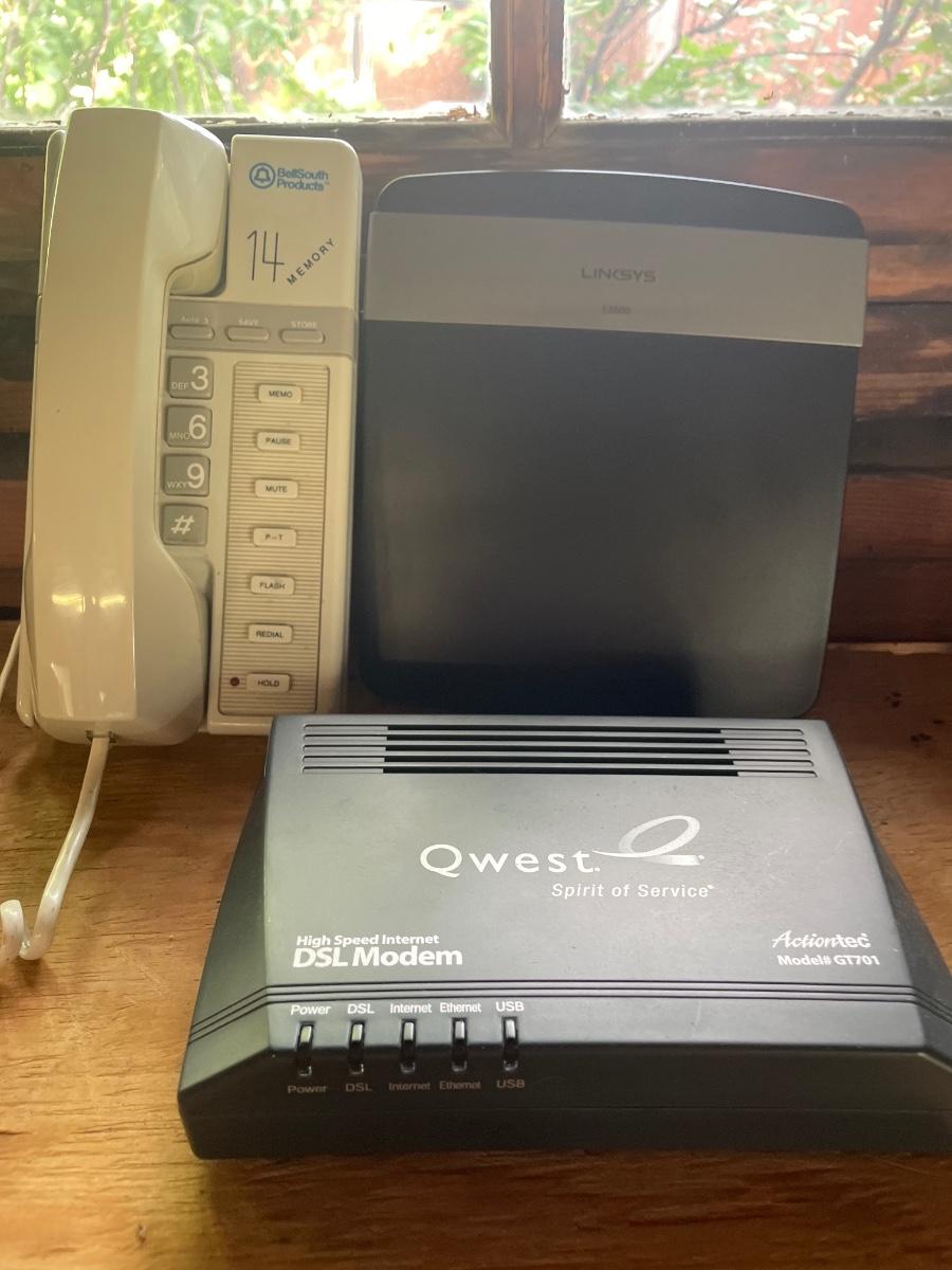Telephone router and dsl modem | EstateSales.org