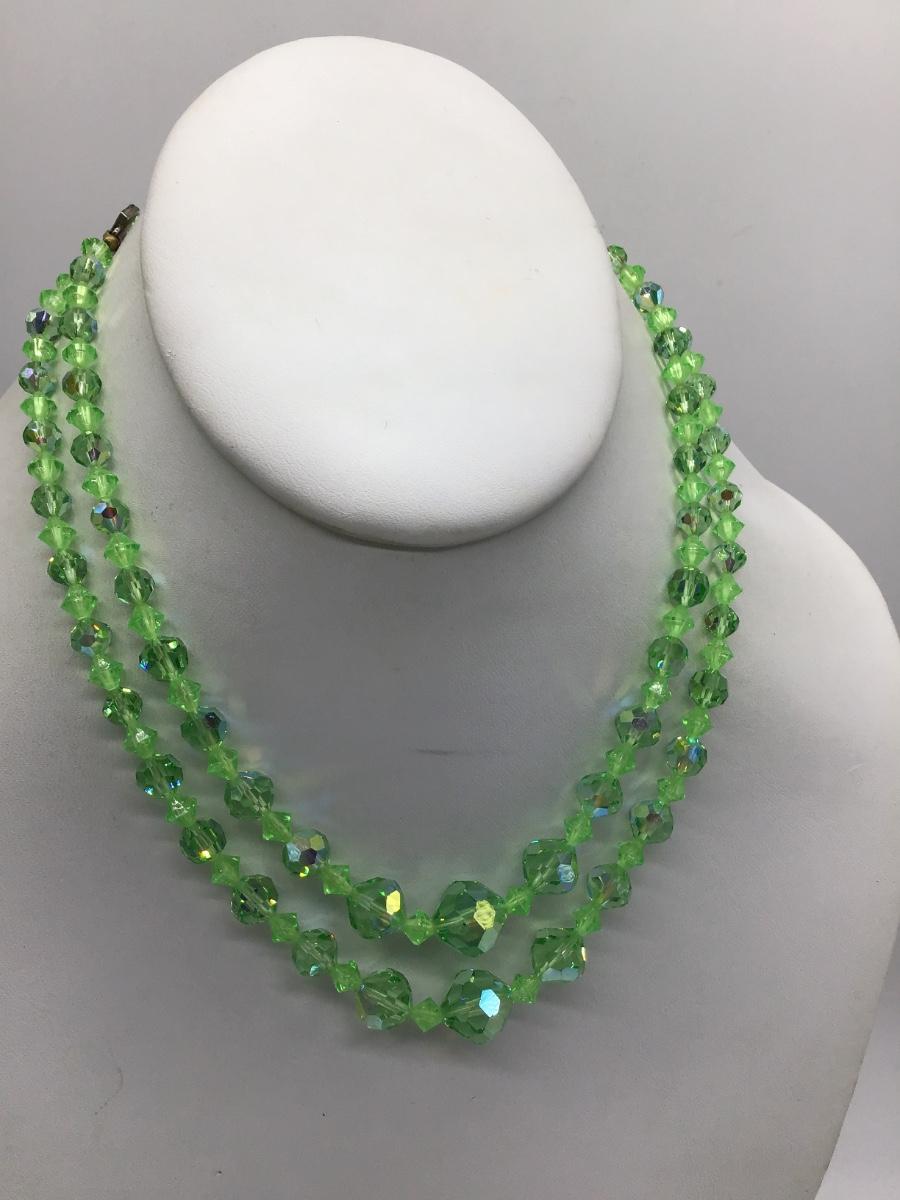 Gorgeous Vintage Green Crystal Beaded Necklace | EstateSales.org