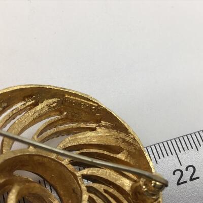 Beautiful Monet Brooch | EstateSales.org