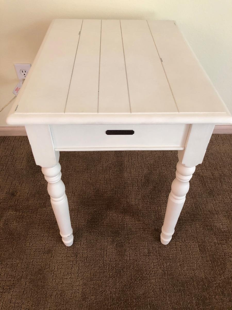 15- Magnolia Cottage-Style Side Table | EstateSales.org