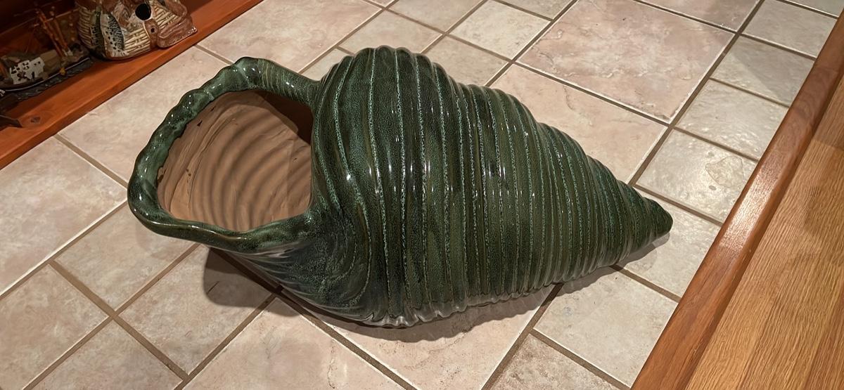 Large Shell Planter | EstateSales.org