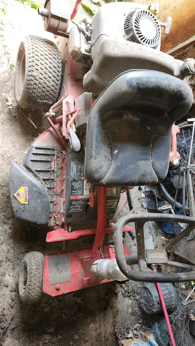 Vintage Snapper Riding Mower 12.5 HP B&S | EstateSales.org