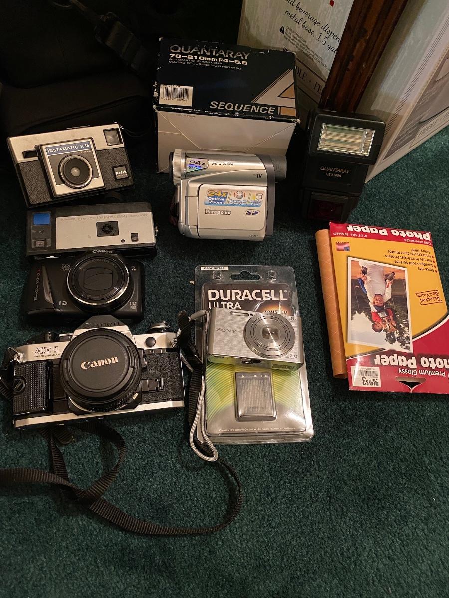 Camera Lot | EstateSales.org