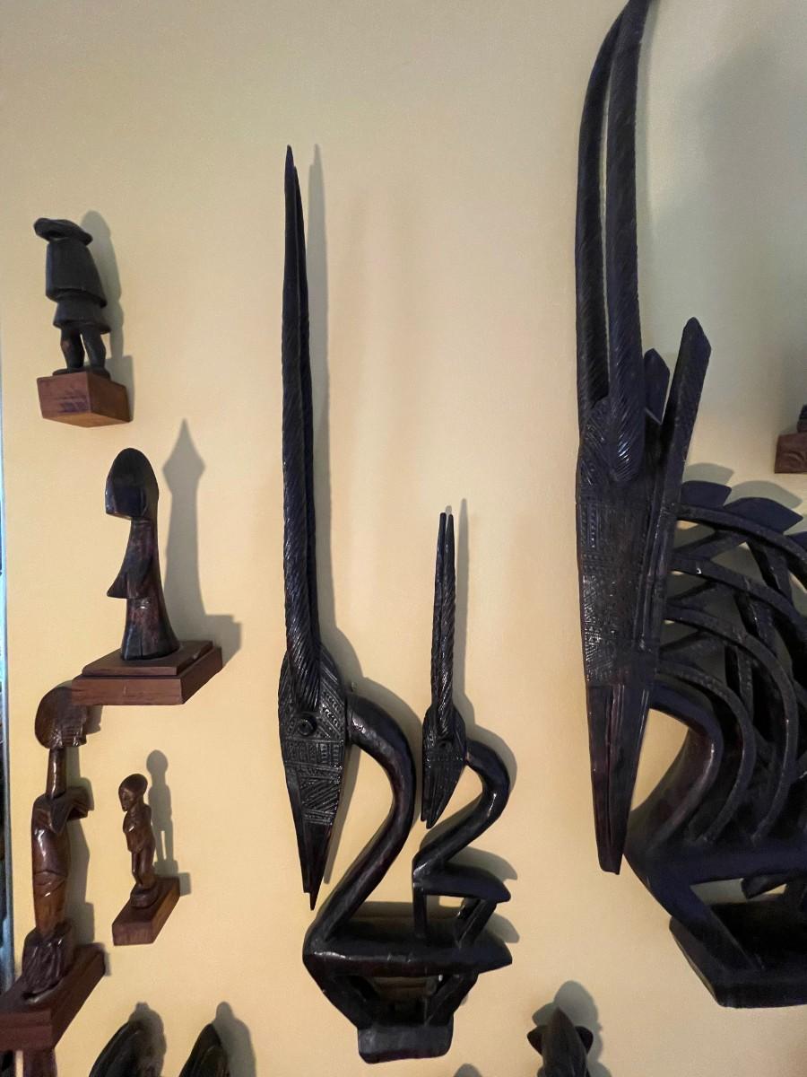 African - Mali-Dogon carving of mother & child | EstateSales.org