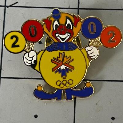 Dee Burger Clown 2002 Olympic Pin | EstateSales.org