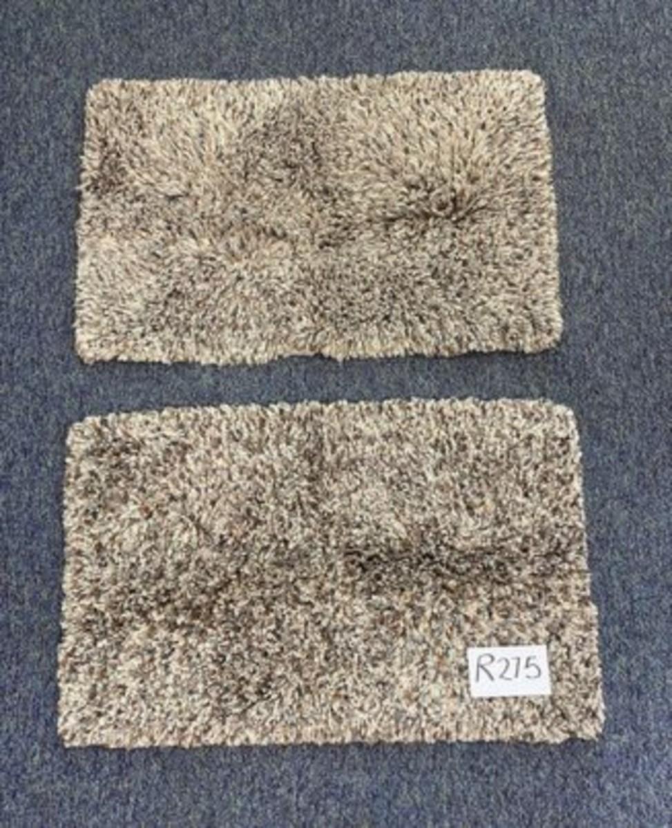 2 Pc Bath Mats | EstateSales.org