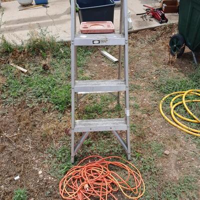 LOT 591 DAVIDSON STEP LADDER WITH ORANGE EXTENSION CORD | EstateSales.org