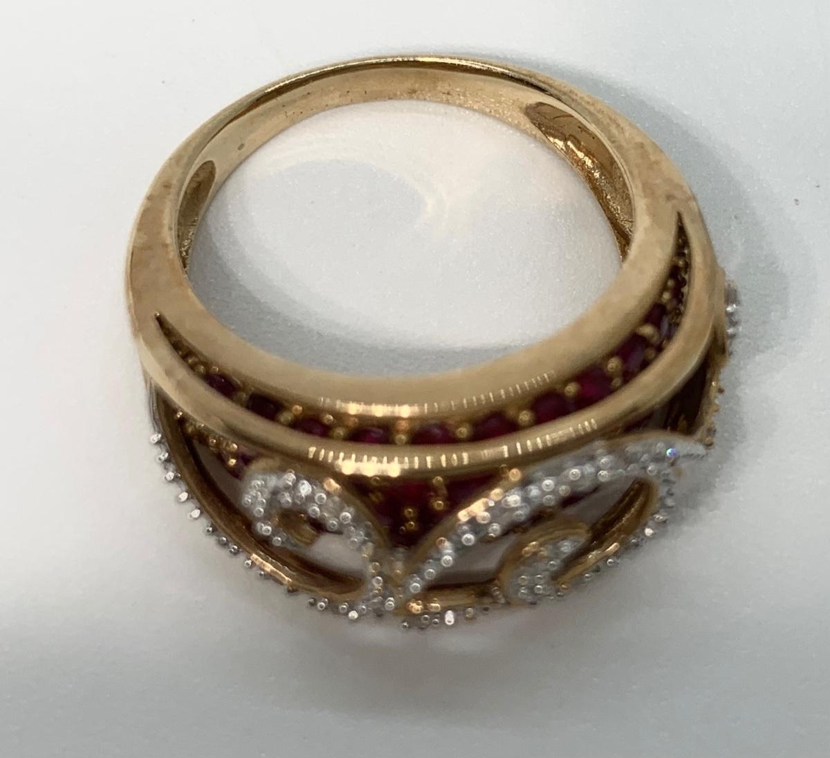 Tw 7.2g 14k MEDA Yellow Gold Ruby & Diamond Chip Ring sz8 | EstateSales.org