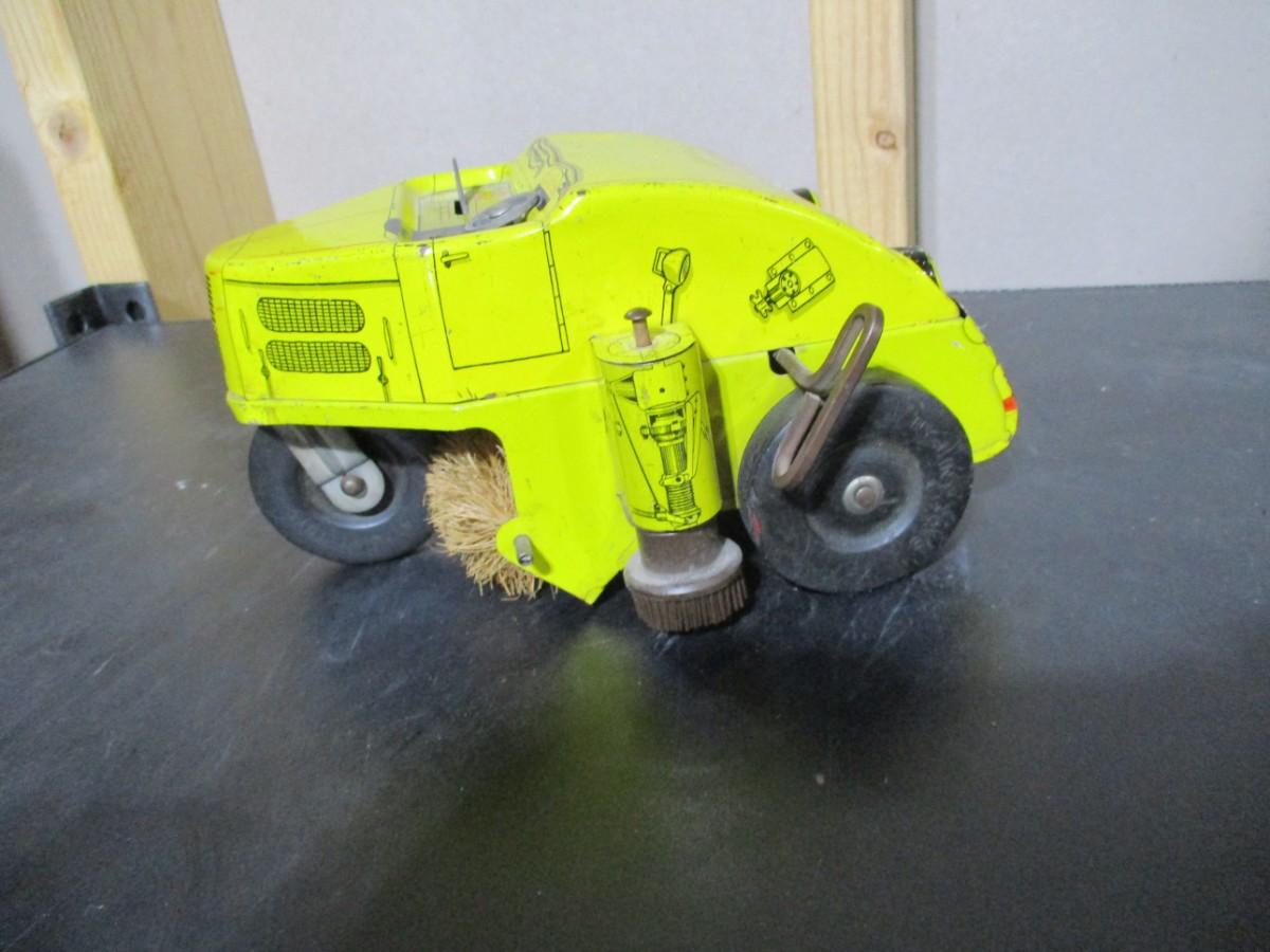 Vintage Key Wind Nylint Elgin Street Sweeper | EstateSales.org