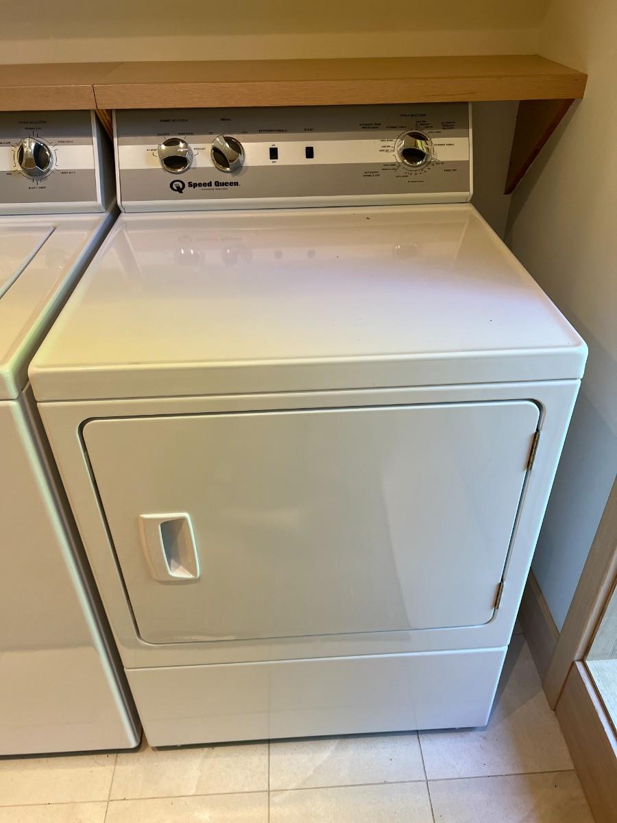 Speed Queen Commercial Heavy Duty Washer and Dryer Set | EstateSales.org