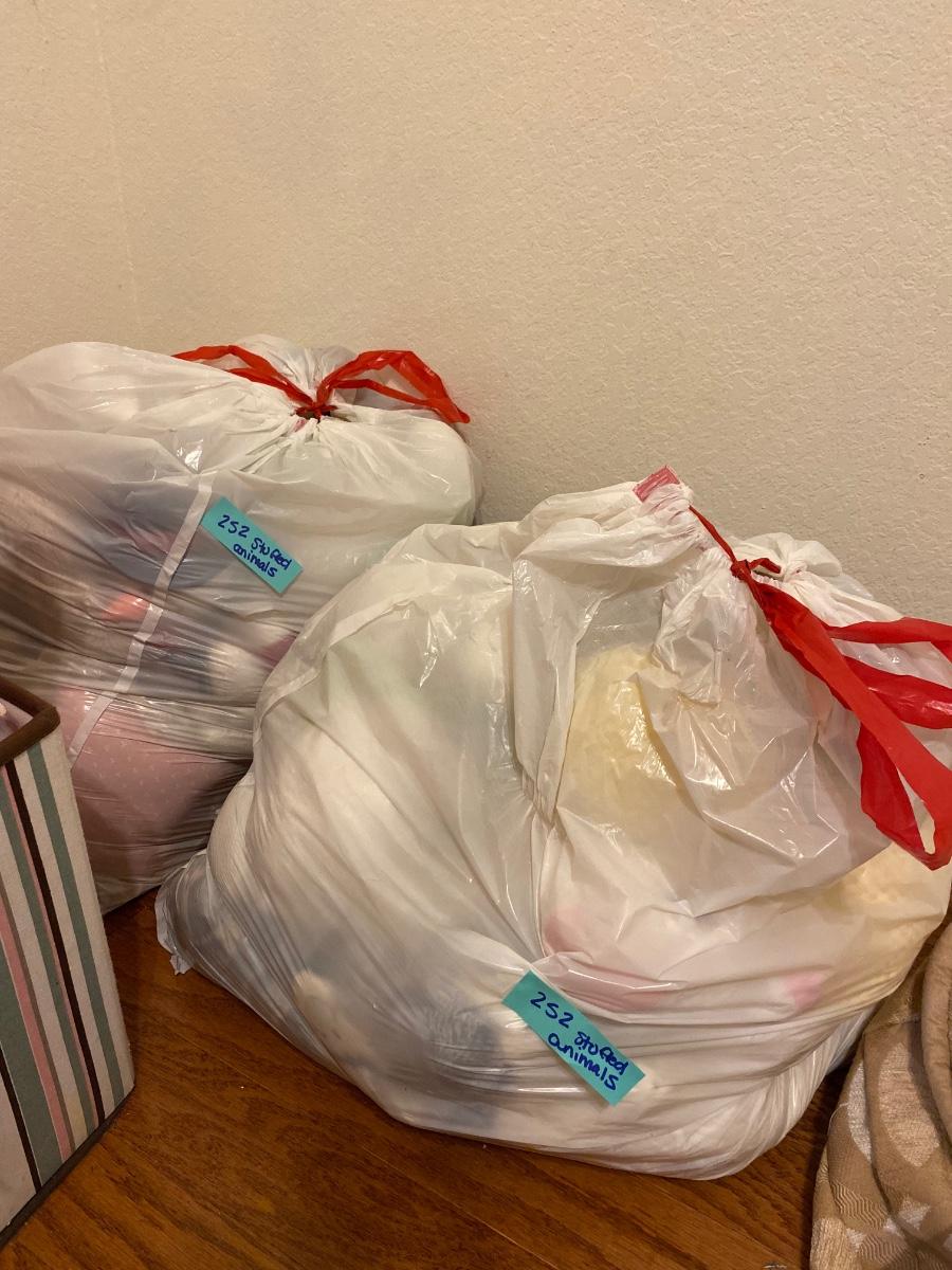 Bags of stuffed animals | EstateSales.org