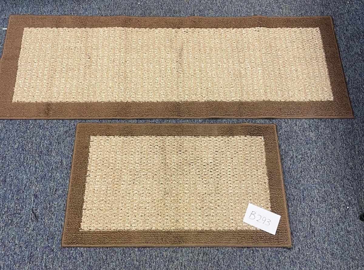 Runner and door matt | EstateSales.org