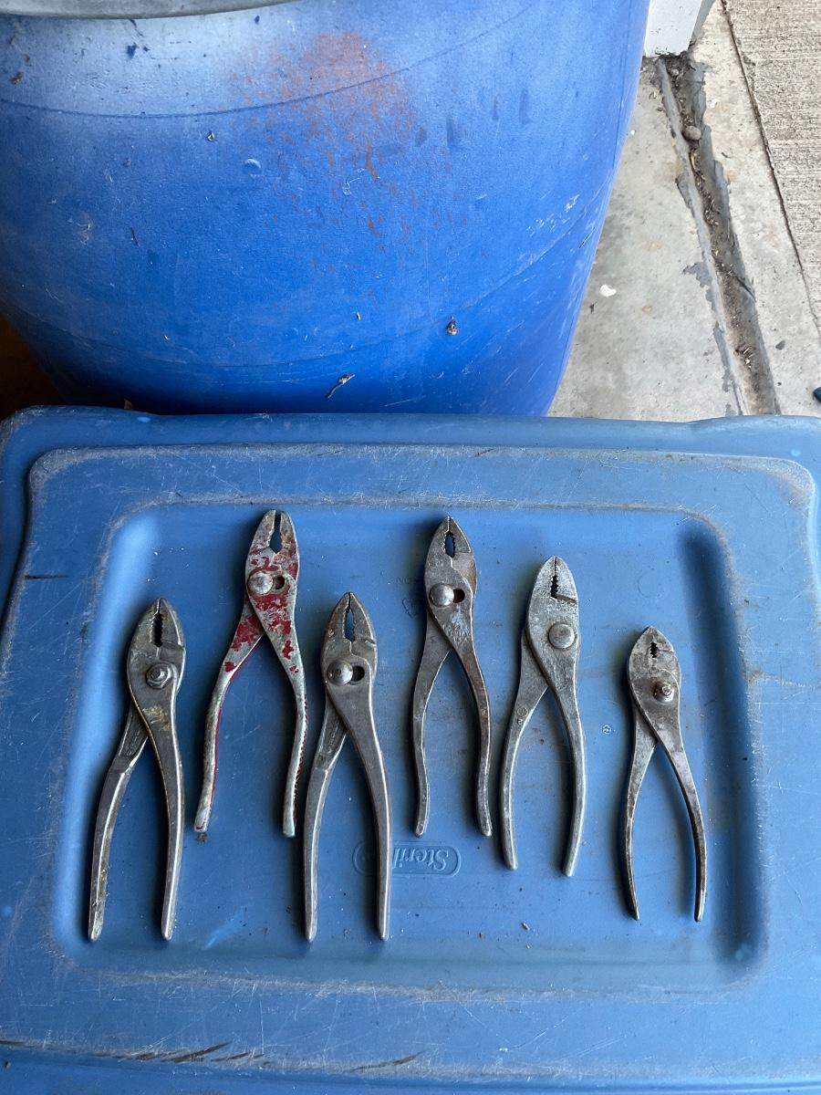 Vintage pliers | EstateSales.org