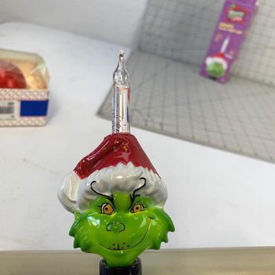 #319 Grinch Bubble Night Light | EstateSales.org