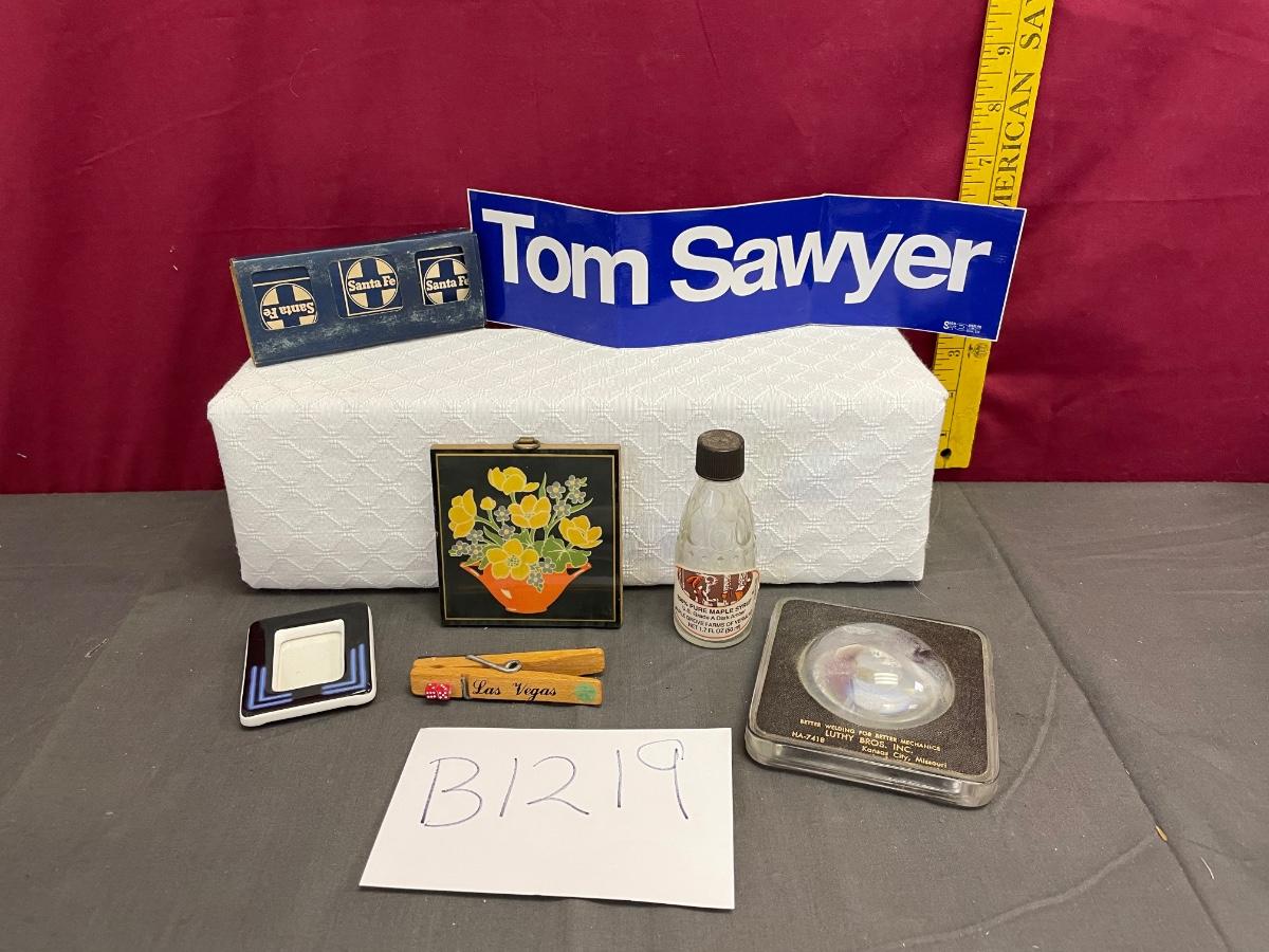 Santa Fe matches/Las Vegas magnet assortment | EstateSales.org