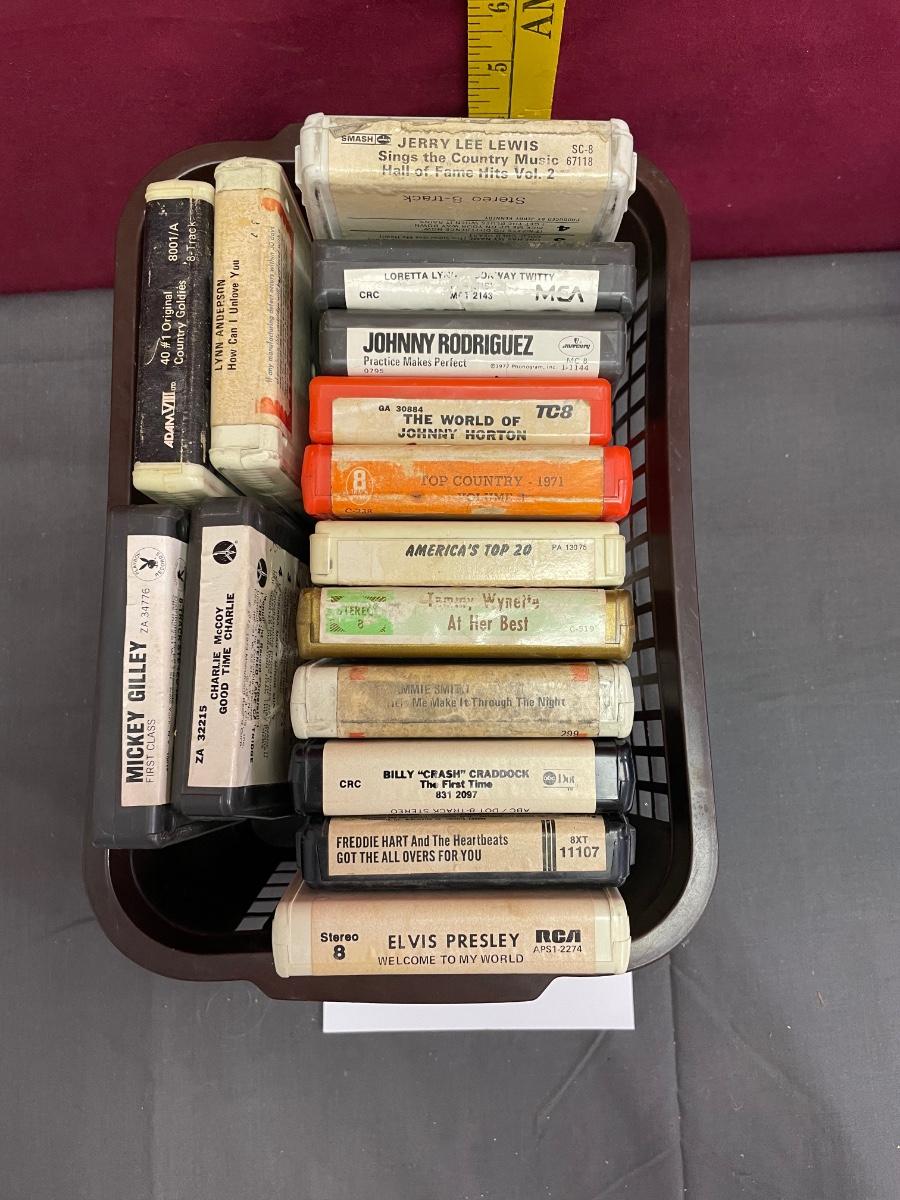 8 Track Lot | EstateSales.org