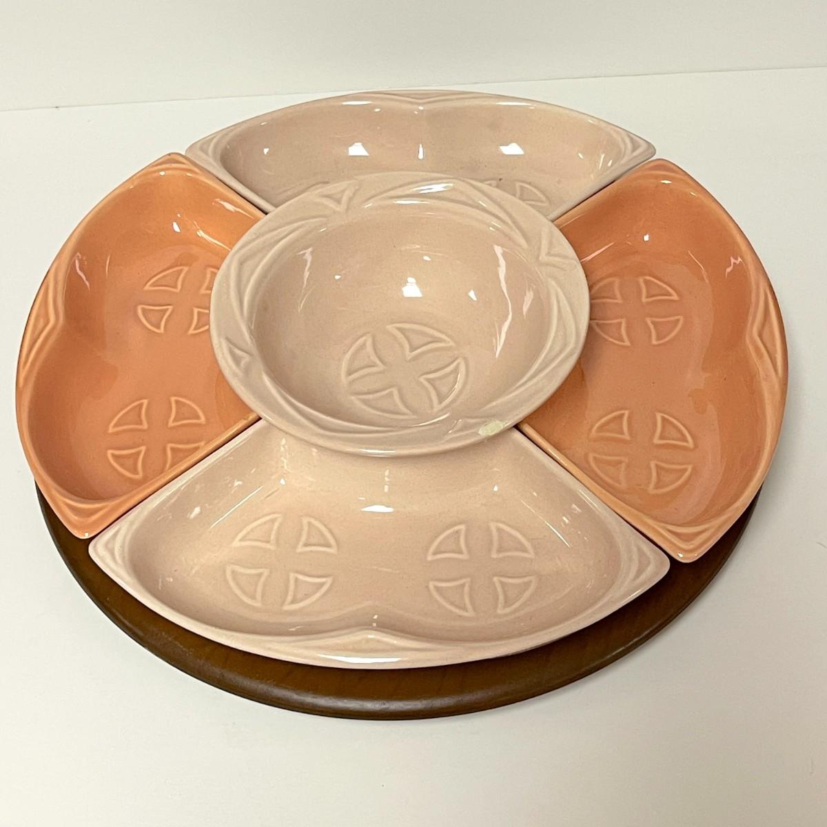 LOT 170 VINTAGE LAZY SUSAN MAURICE USA POTTERY | EstateSales.org