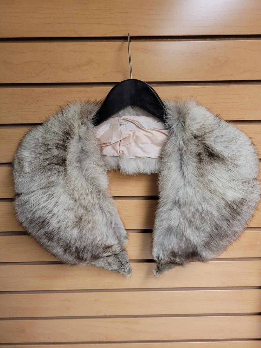 Fox Shoulder Wrap | EstateSales.org