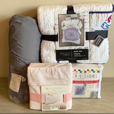 LOT 148R: Home Bedding: Kensie Quilt Set, Lauren Conrad Sheet Set ...