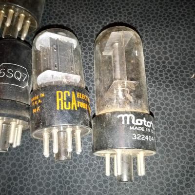 LOT 151 GLASS ELECTRONIC TUBES FOR VINTAGE TUBE RADIOS | EstateSales.org