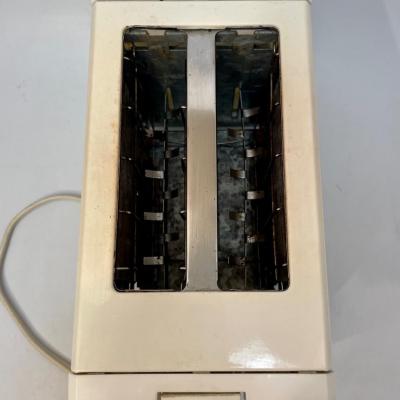 Rival Electronic 2-Slice Toaster Model 9220 | EstateSales.org