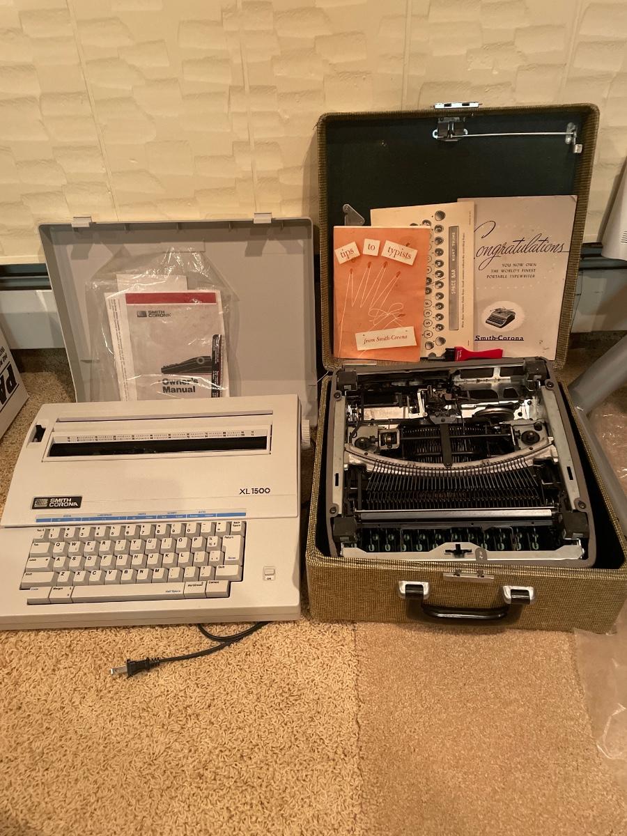 Smith Corona typewriters | EstateSales.org