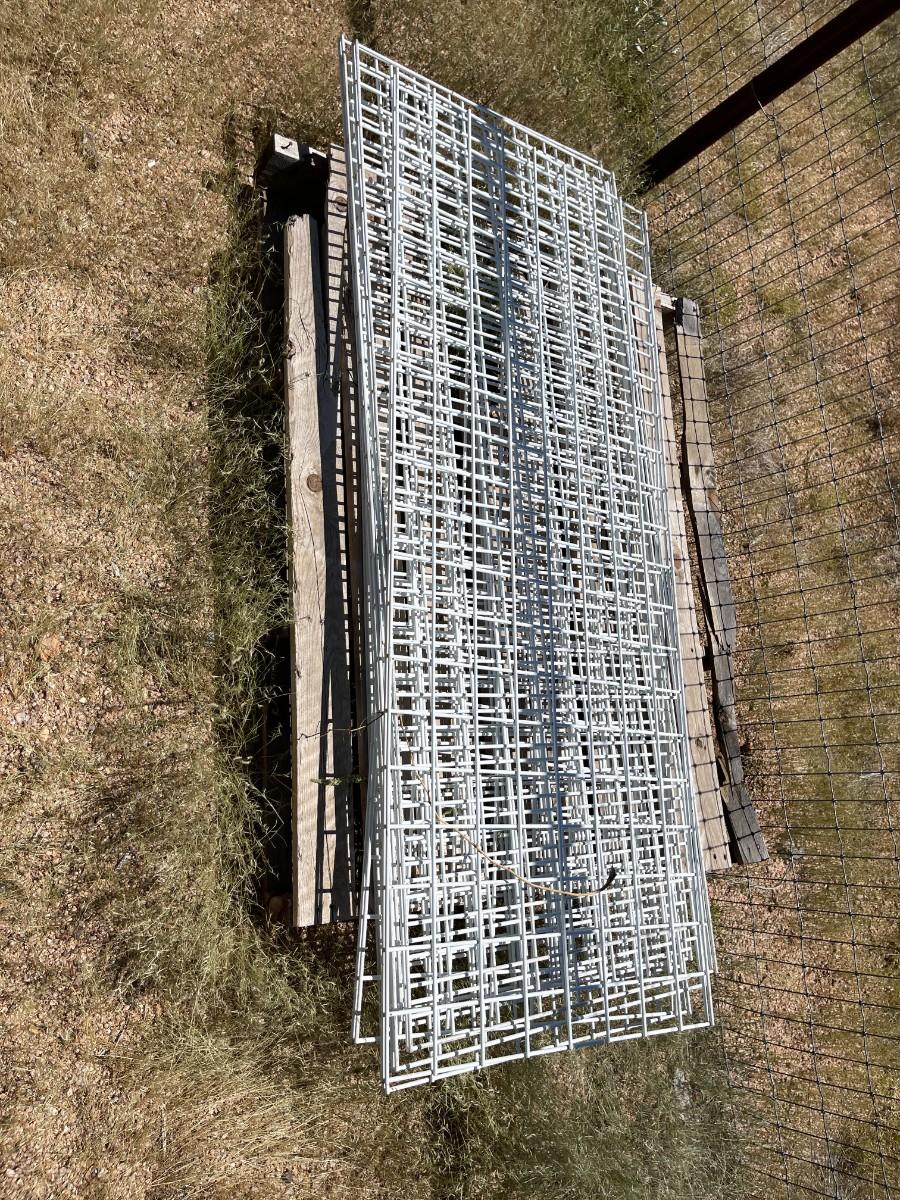 White Wire Panels | EstateSales.org