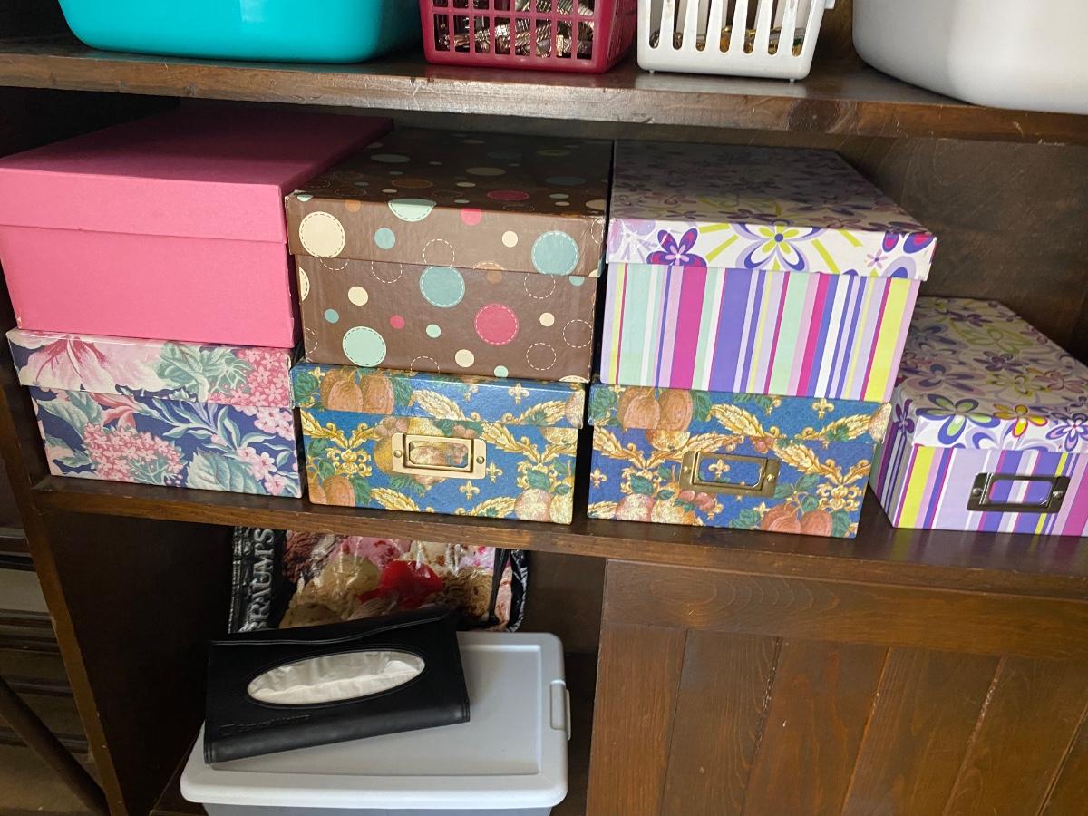 picture boxes | EstateSales.org